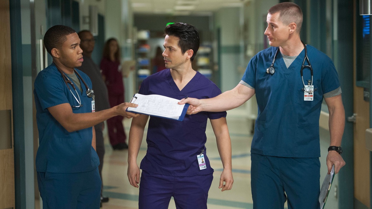 Ghosts - The Night Shift (Series 2, Episode 5) - Apple TV (DK)