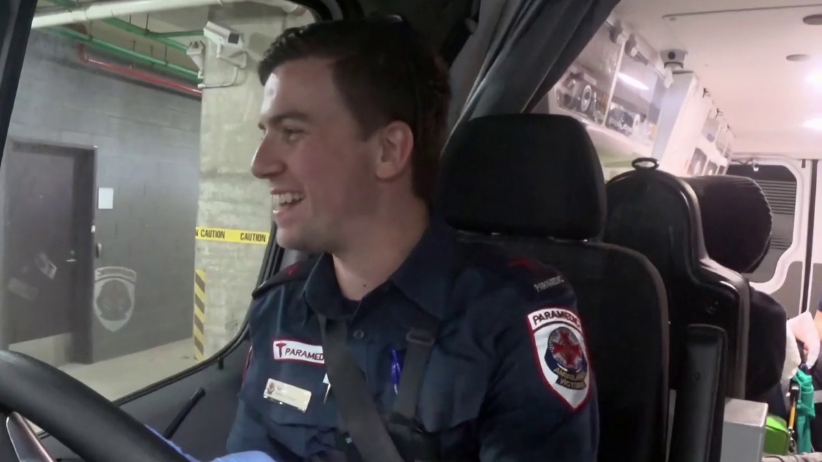 Paramedics – Paramedics (Season 2, Episode 17) - Apple TV (CA)