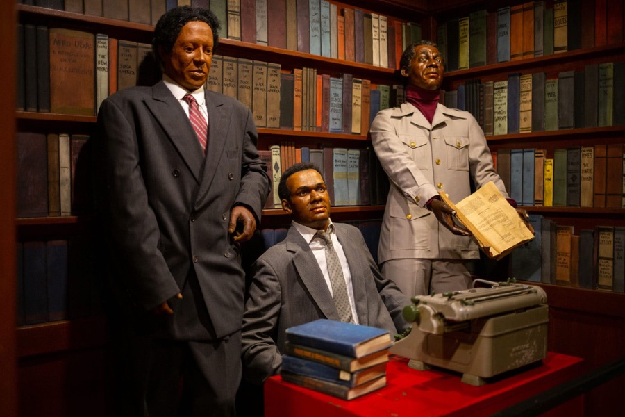 6 Lesser-Known Wax Museums - Apple Maps