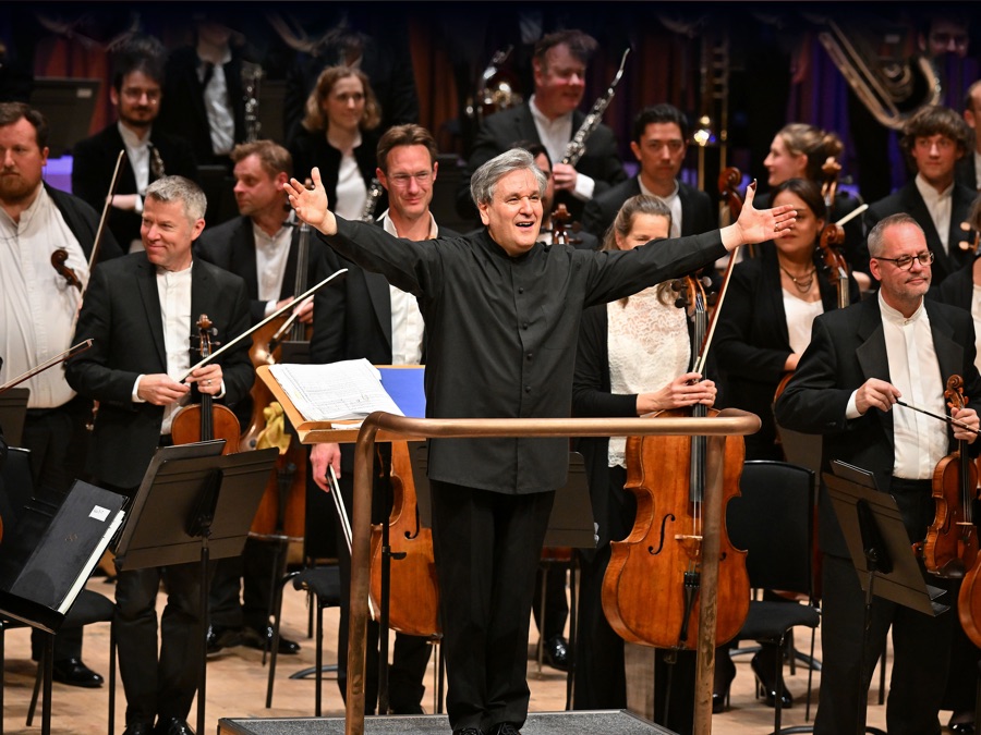 Pappano Conducts Mahler's 1st - Apple TV