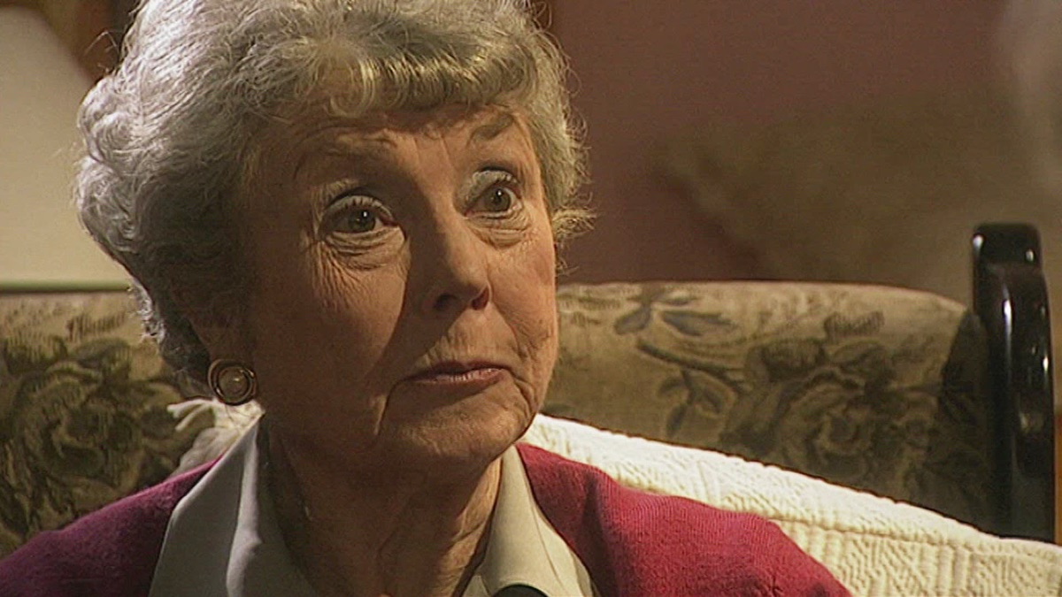 Old Wives' Tales - Doctors (Series 2, Episode 73) - Apple TV (UK)
