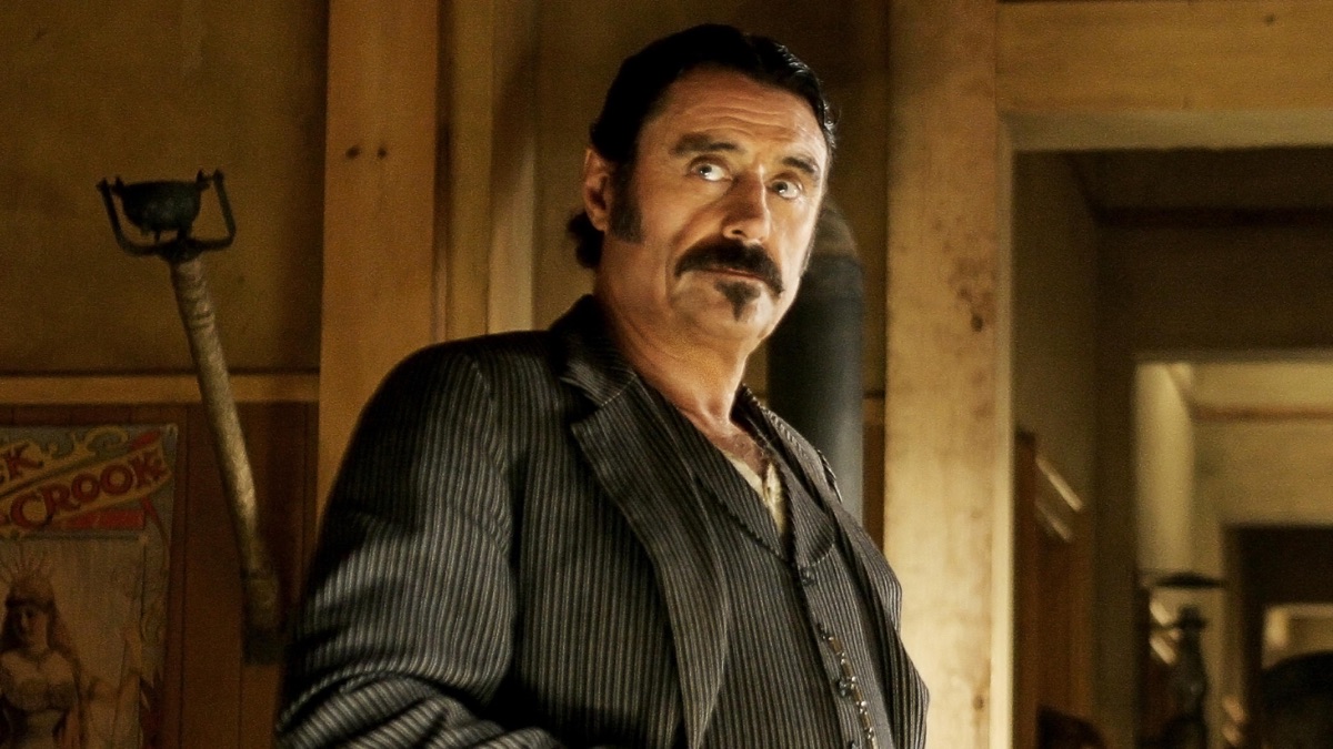 ‎Mister Wu - Deadwood (Series 1, Episode 10) - Apple TV (ES)