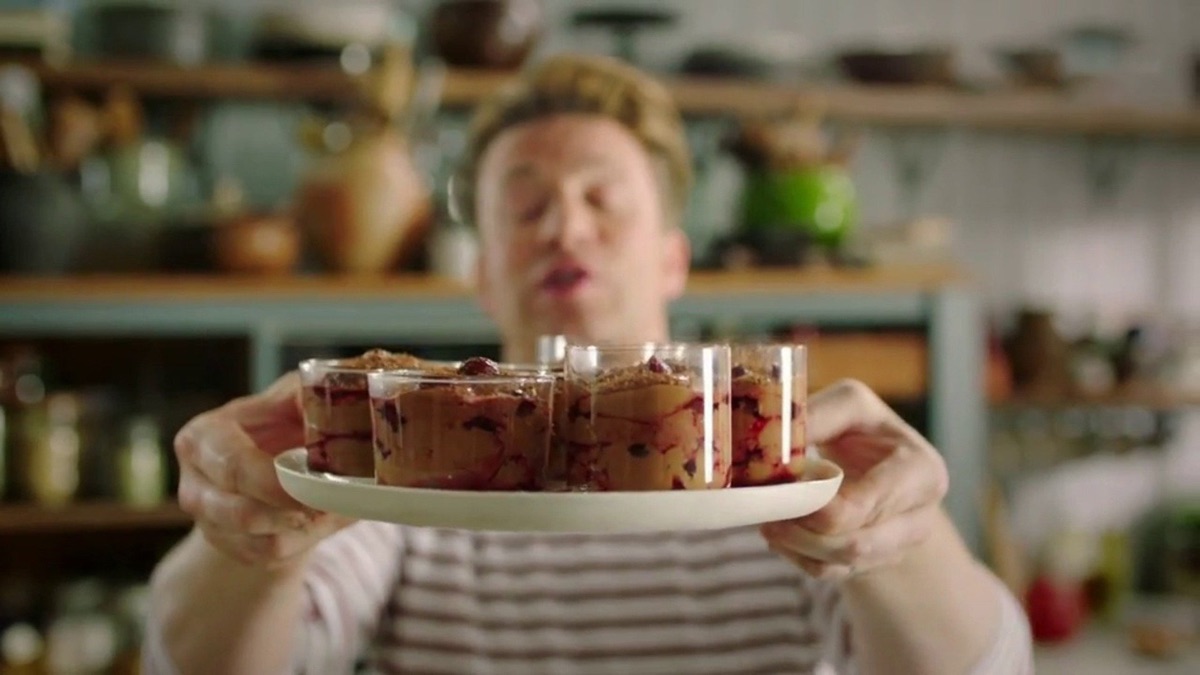 Jamie's Quick & Easy Food Fishcakes, Linguine, Lamb Chops, Chocolate ...