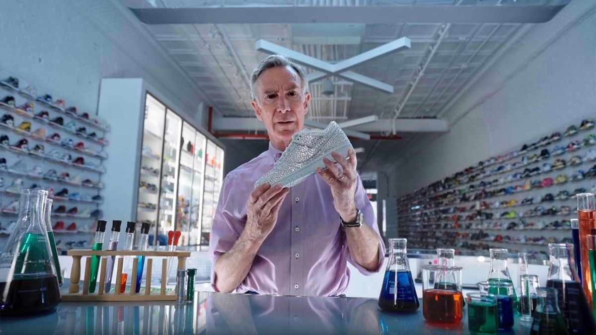 ‎Bill Nye and Finn Wolfhard Go Sneaker Shopping with Complex - Sneaker ...