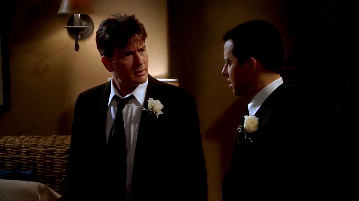 ‎Fish in a Drawer - Two and a Half Men (Series 5, Episode 17) - Apple ...