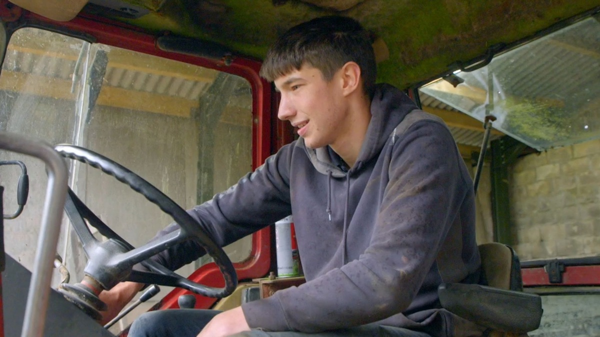 ‎Episode 3 – Beyond the Farm: Men At Work (Season 2, Episode 3) - Apple ...