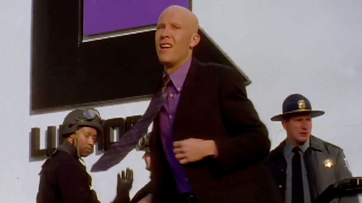 Jitters - Smallville (temporada 1, episodio 8) - Apple TV (CR)