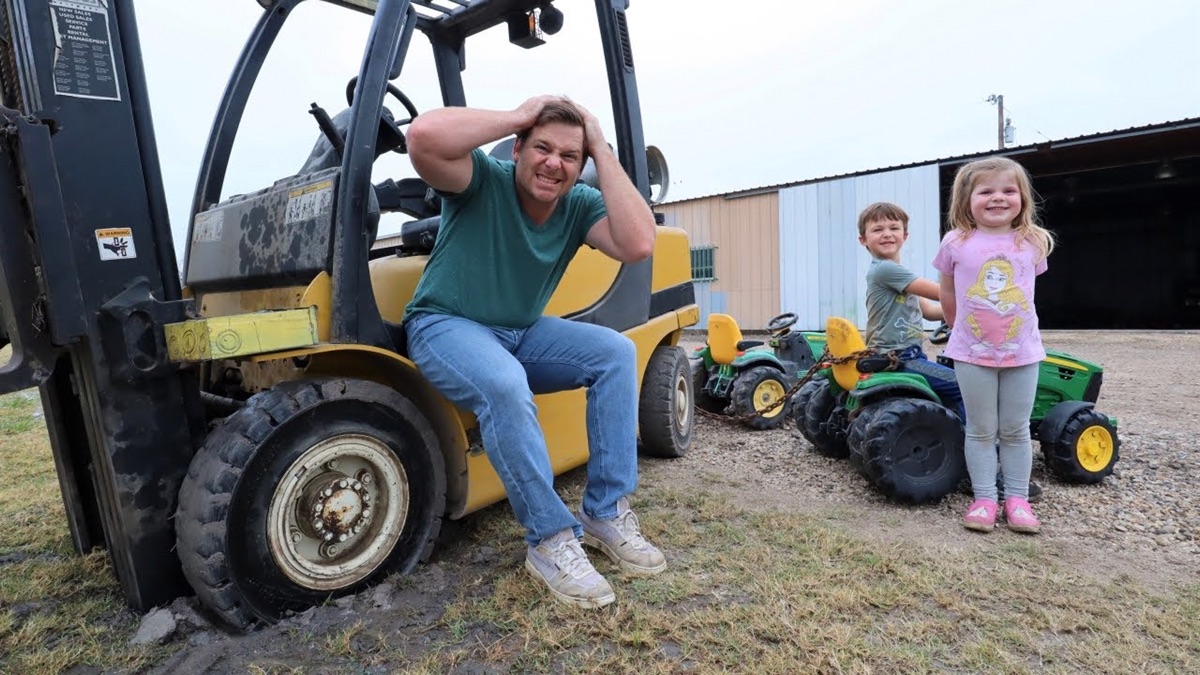 Forklift In the Mud with Hudson and Holly! - Hudson's Playground ...