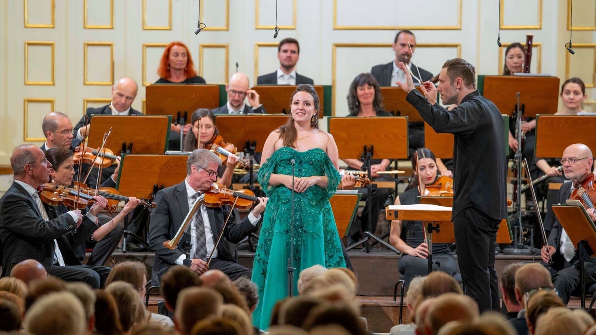 Emily Pogorelc interprète Mozart : Festival de Salzbourg 2024 - Apple ...
