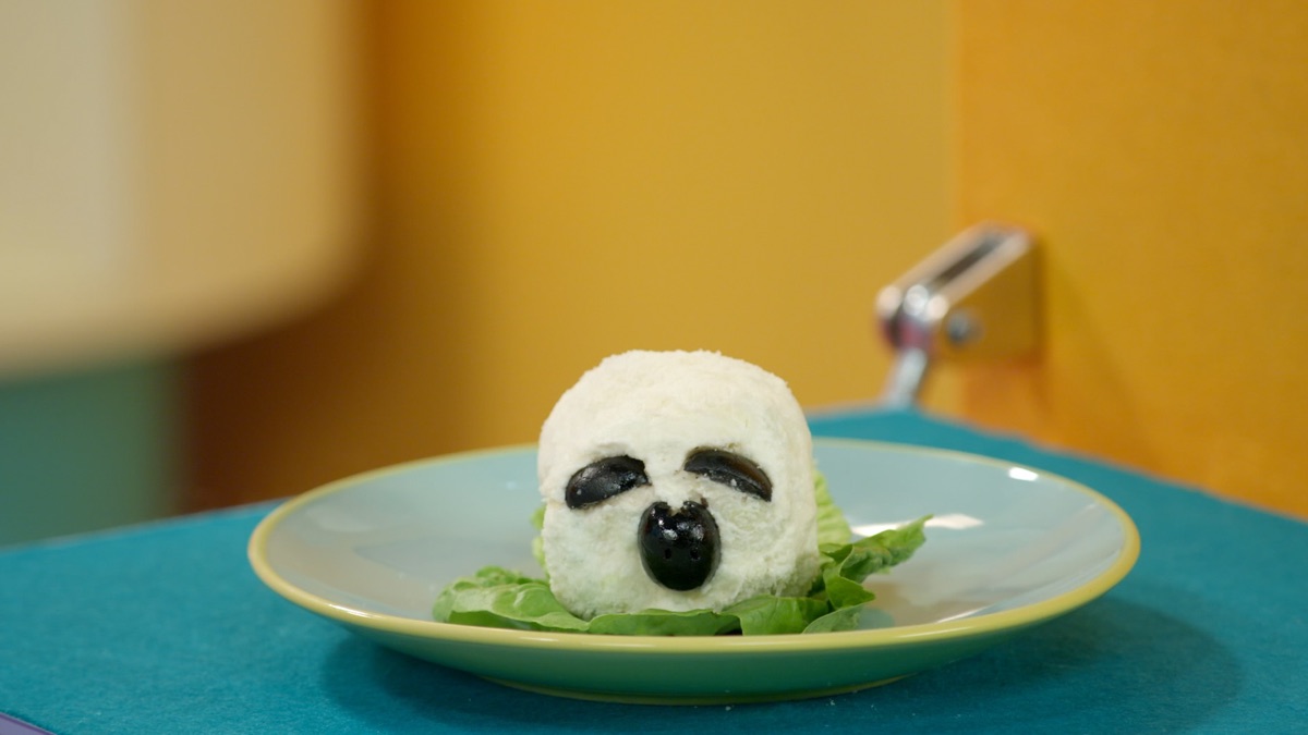 Cheesy Egg Sheep - The Makery Bakery (Series 1, Episode 15) - Apple TV (UK)