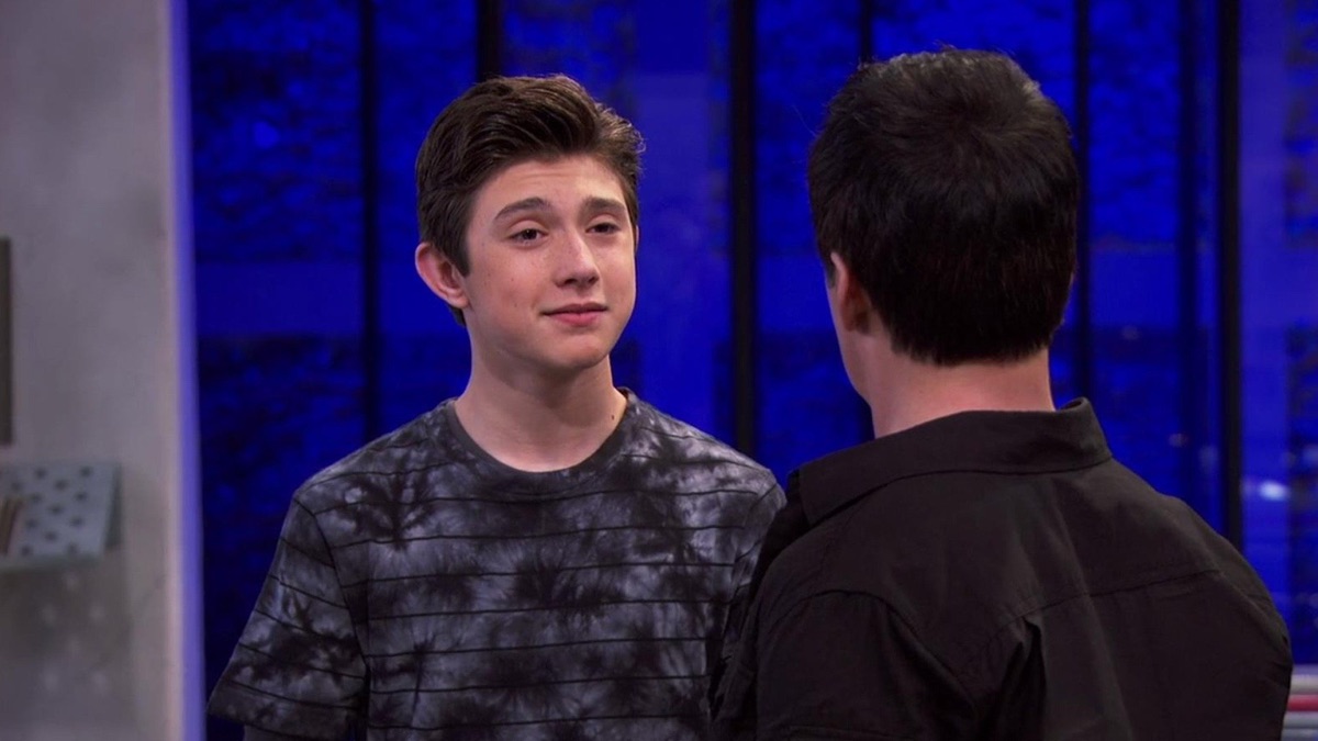 Bionic Showdown: Pt. 1 & 2. - Lab Rats (Season 2, Episode 14) - Apple TV