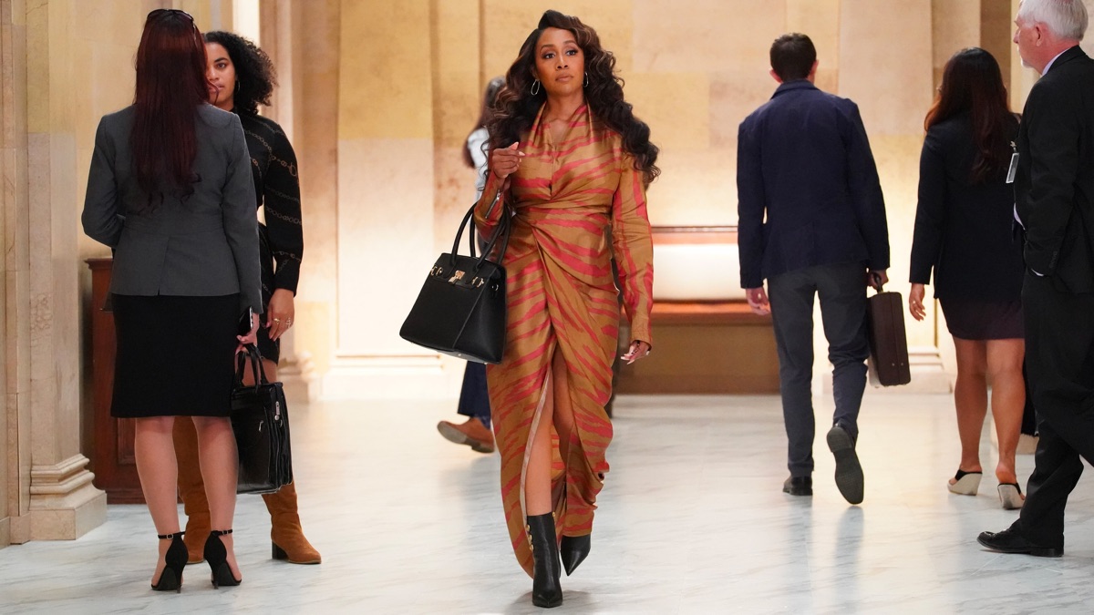 Lola Through the Looking Glass - All Rise (Season 3, Episode 8) - Apple TV