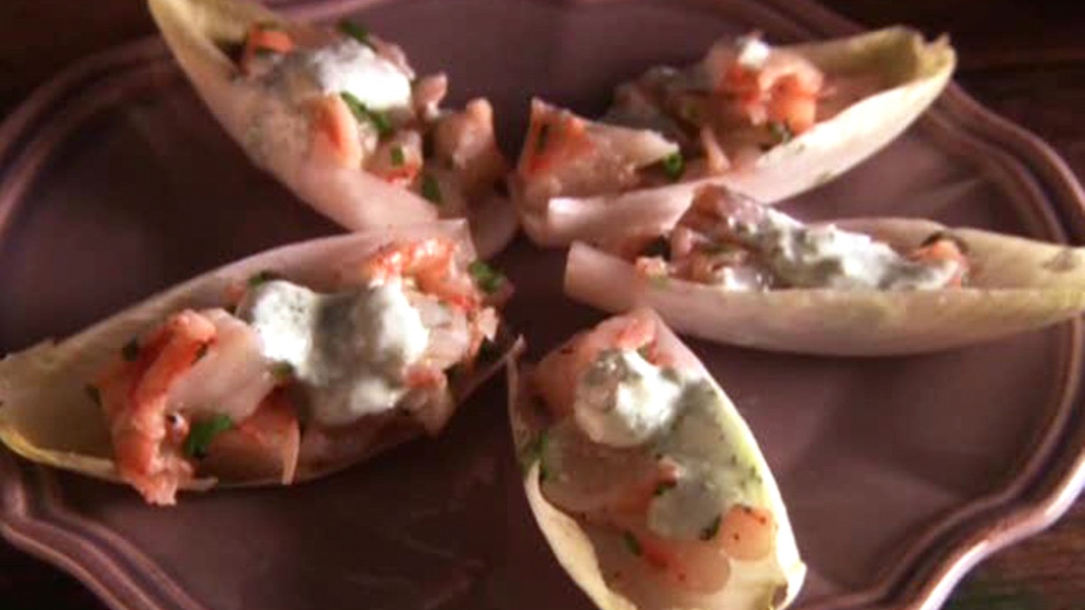 ‎Light and Healthy Seafood Dishes – Everyday Italian (Season 6, Episode ...