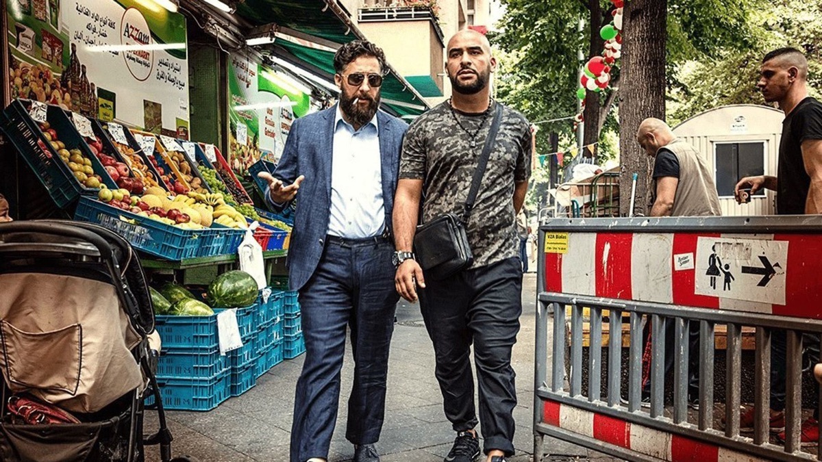 Brothers - 4 Blocks (Season 1, Episode 1) - Apple TV