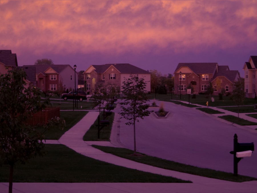 Stranger Among Us - Apple TV (NO)