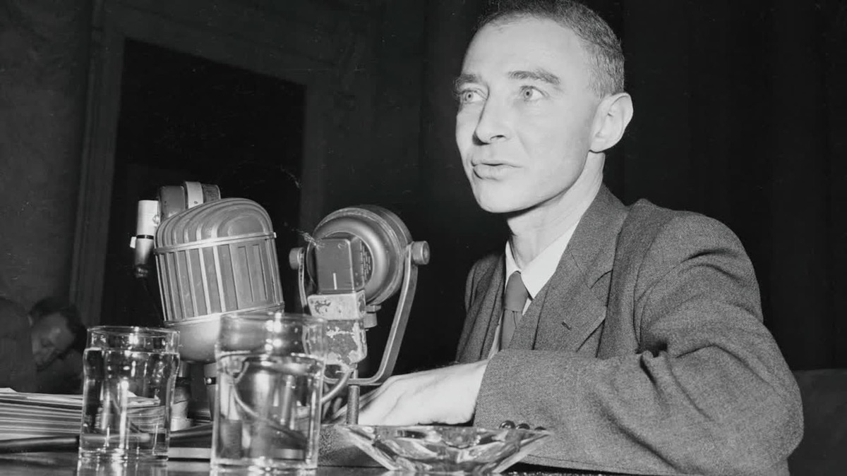 Manufacturing Death: Birth of the Atomic Bomb - Apple TV (PL)