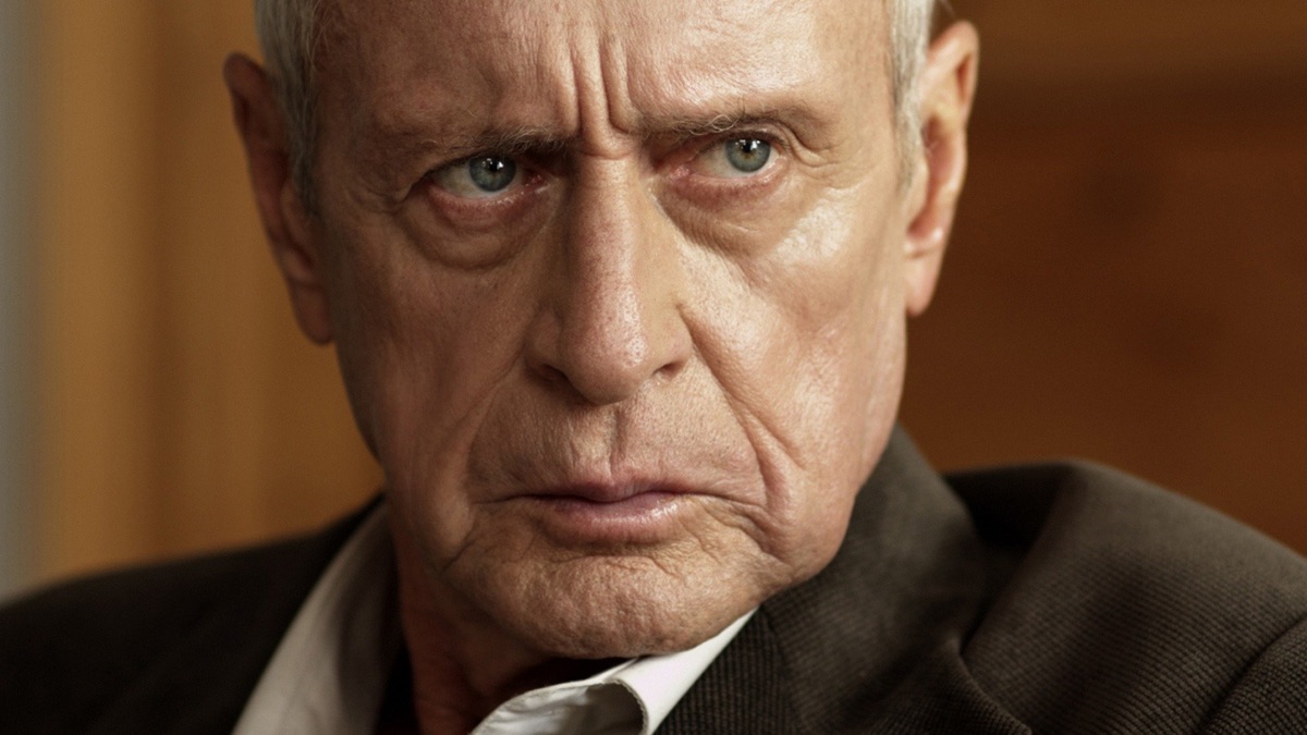 Forward. Side. Close! - Apple TV