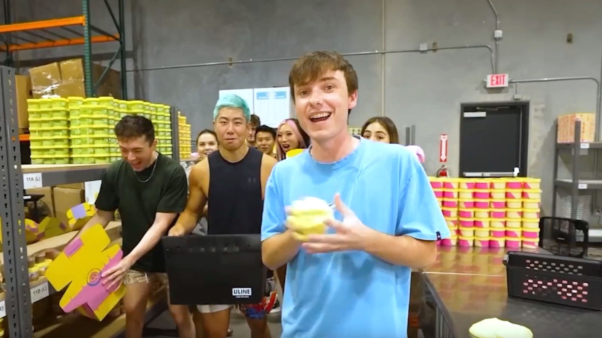 I Customized a Factory in a Day - ZHC (Season 4, Episode 3) - Apple TV