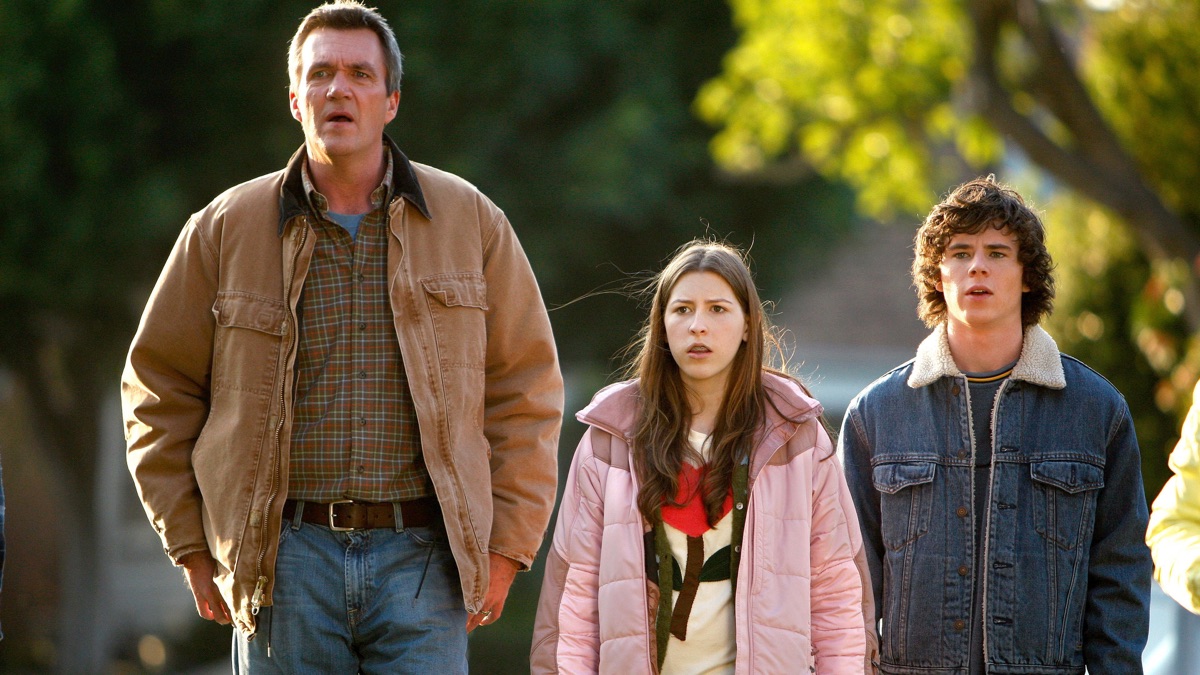 The Neighbour - The Middle (Series 1, Episode 12) - Apple TV (UK)
