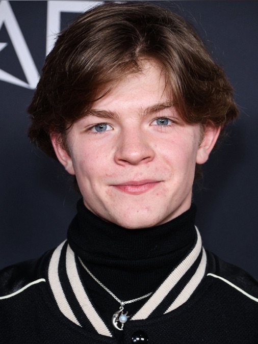 ‎Oakes Fegley Movies and Shows - Apple TV