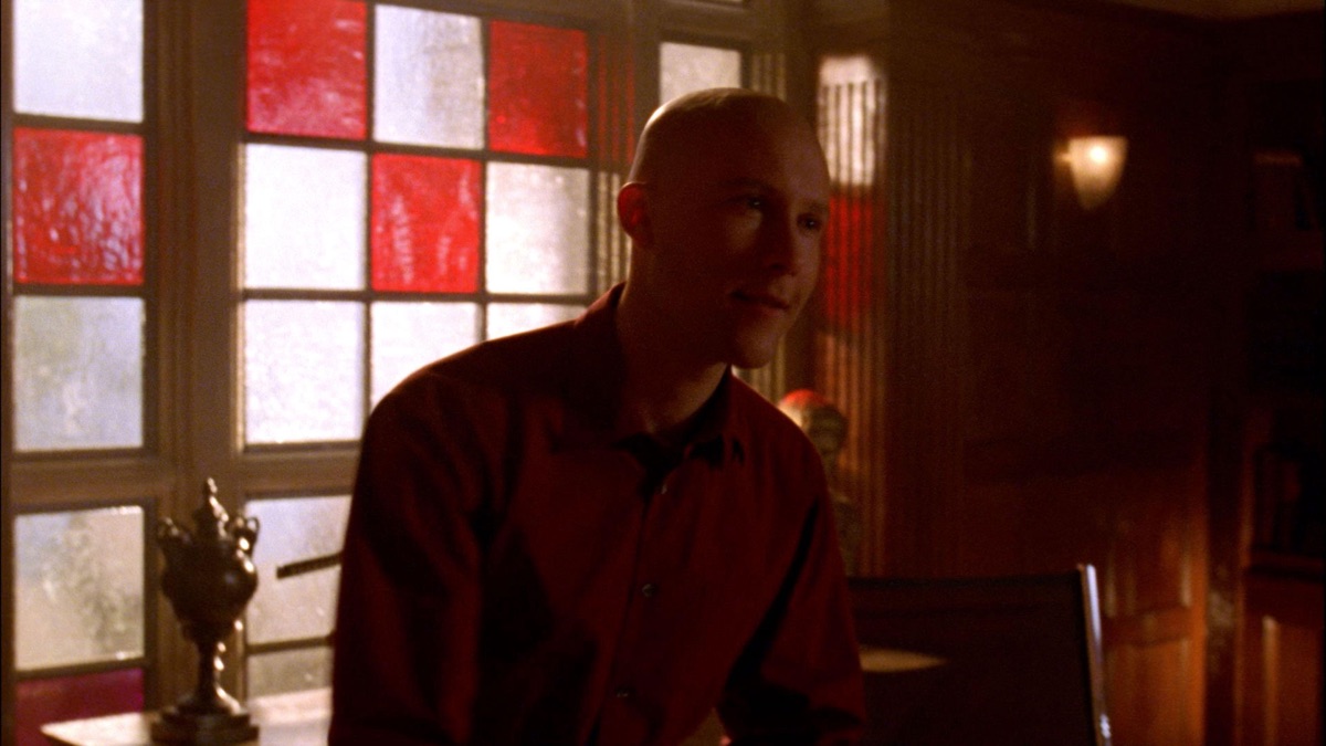 ‎Visitor - Smallville (Series 2, Episode 18) - Apple TV (SA)