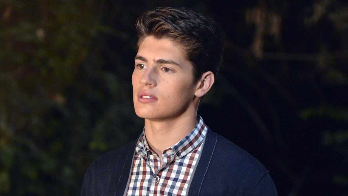 ‎The Kahn Game - Pretty Little Liars (सीज़न 3, एपिसोड 9) - Apple TV (IN)