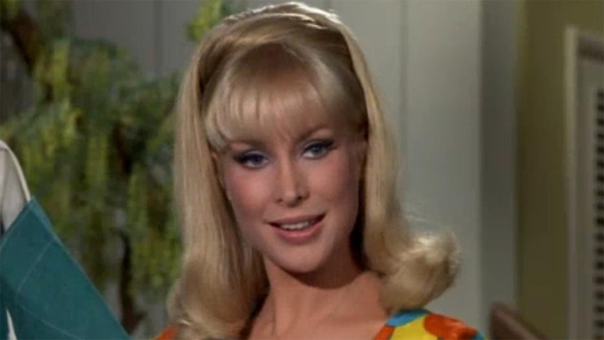 ‎Jeannie, the Hip Hippie - I Dream of Jeannie (Series 3, Episode 6 ...