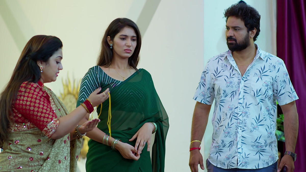 Seethakanth, Ramalakshmi in Trouble - Eto Vellipoindi Manasu (Season 1 ...