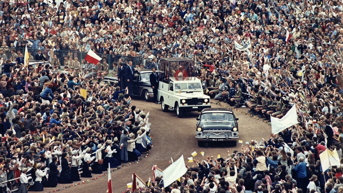 Liberating a Continent: John Paul II and the Fall of Communism | Apple TV