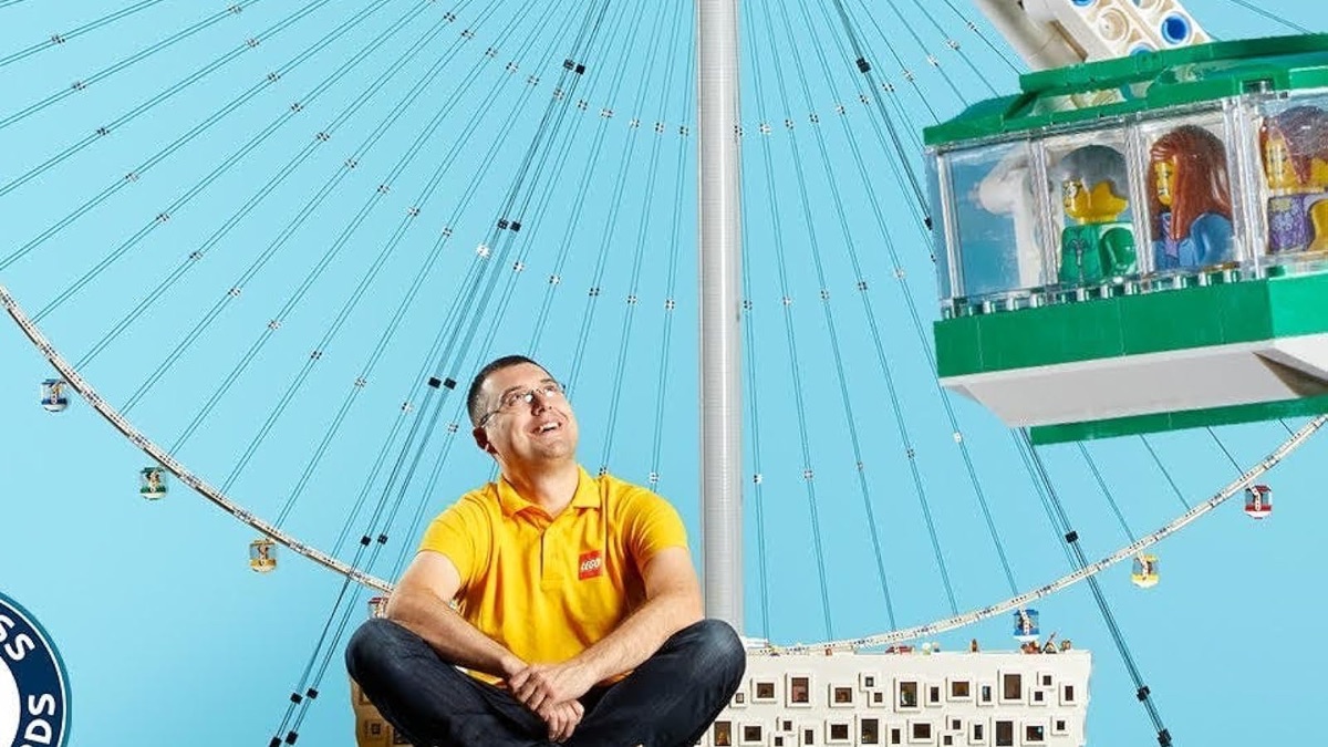 Largest LEGO® brick Ferris wheel - Guinness World Records (Season 3 ...