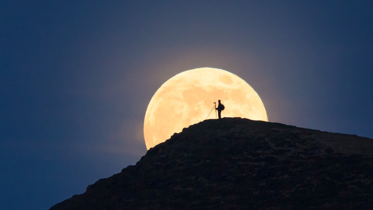 Wonders of the Moon - Apple TV