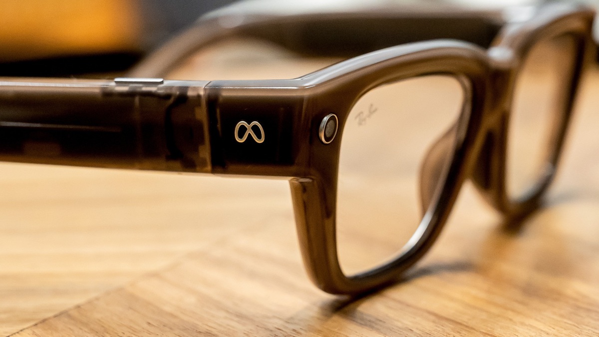 ‎Dark Side of High-Tech Smart Glasses - Dark Side of High-Tech Smart ...