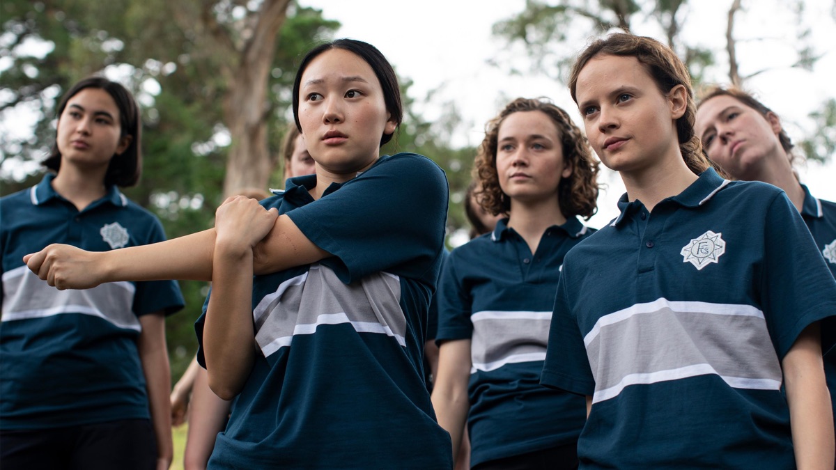 Moth to a Flame - Bad Behaviour (Series 1, Episode 1) - Apple TV (HU)