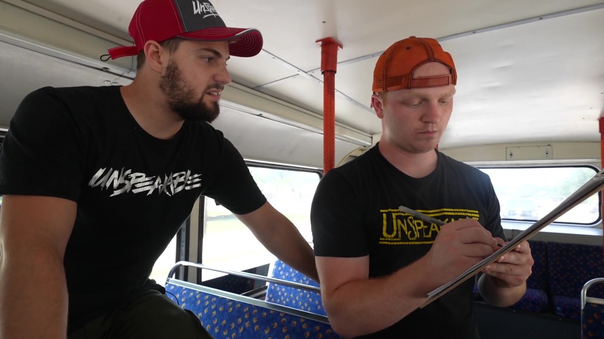 ‎I Survived 24 Hours in a 2-Story Bus – Unspeakable (Season 14, Episode ...