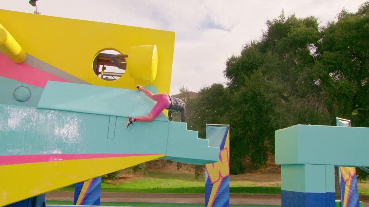 ‎Battle of the Biggest Fans - Wipeout USA (Series 9, Episode 8) - Apple ...