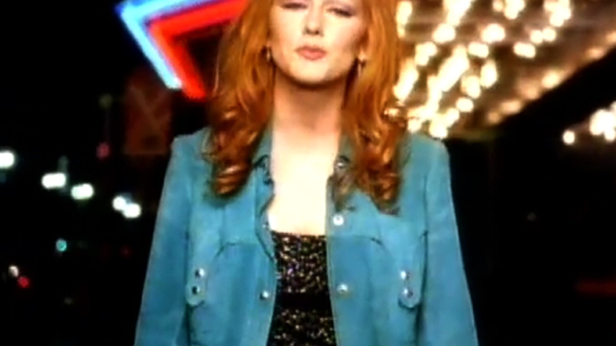 ‎Alabama Song - Music Video by Allison Moorer - Apple Music