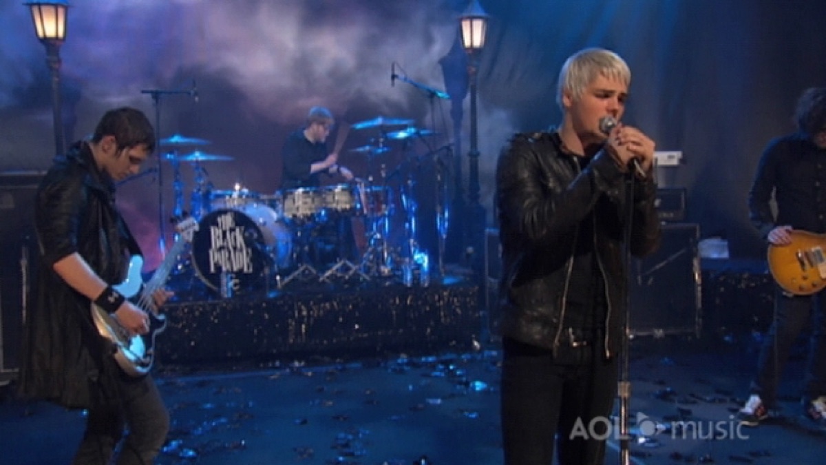 ‎Welcome to the Black Parade (Live) by My Chemical Romance on Apple Music