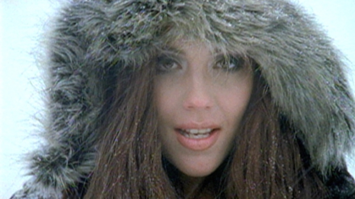 ‎Видеоклип «Falling Away» — Marion Raven — Apple Music
