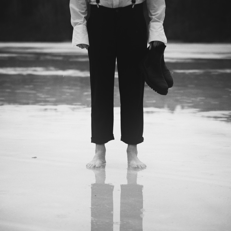 Einu Iš Proto - Hypocrite: Song Lyrics, Music Videos & Concerts