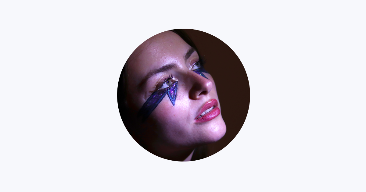 ‎Lucía Bossa en Apple Music