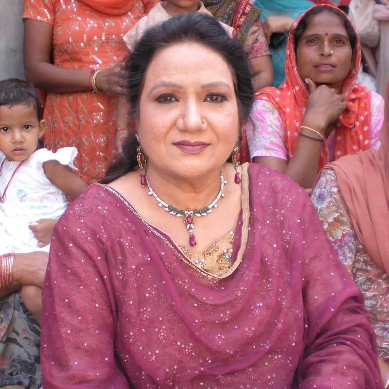 Maye Ni Maye Teri Ladli - Sarvjeet Kaur: Song Lyrics, Music Videos ...