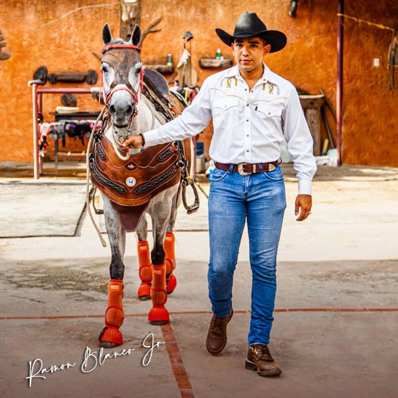 Hoy Hay Toros en Mi Pueblo - Ramón Blanco Jr & Cheo Hernandez Prisco ...