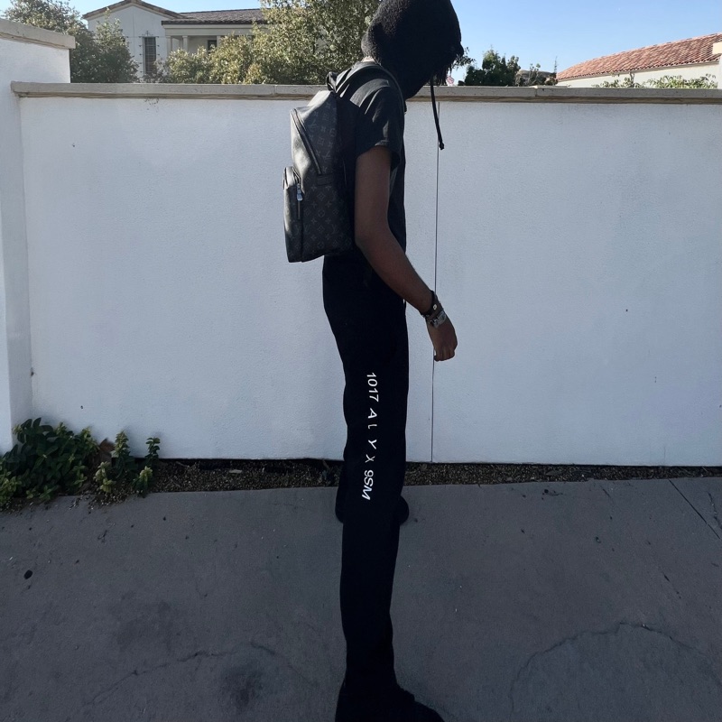 Dreaming - sgpwes: Song Lyrics, Music Videos & Concerts