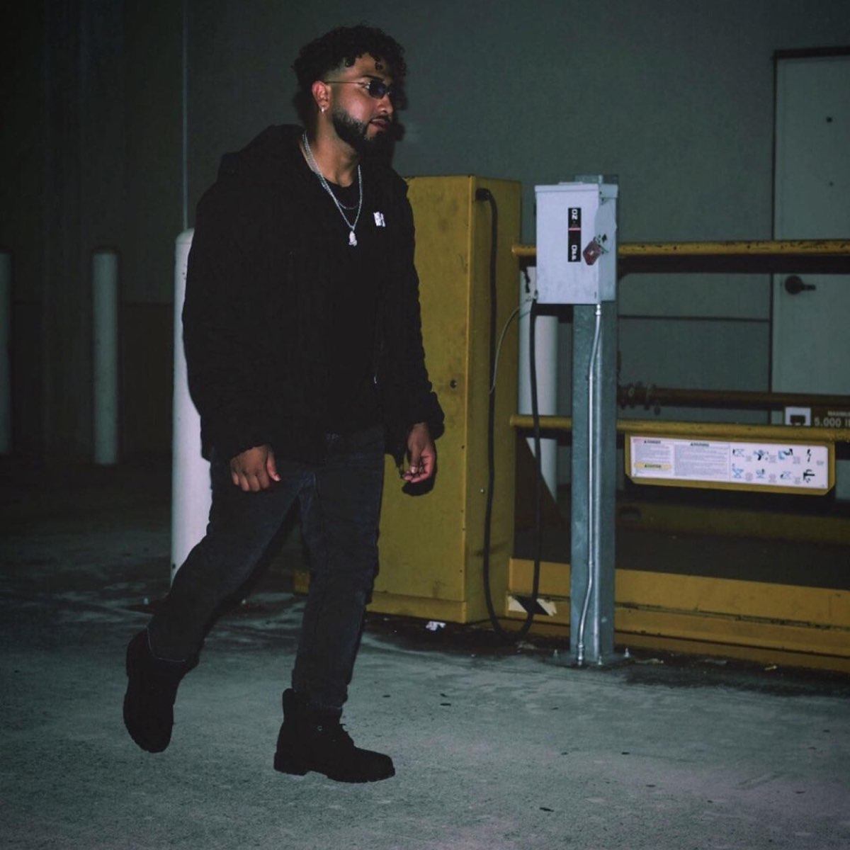 Fear the Worst - Single” álbum de Maurice the Donn en Apple Music