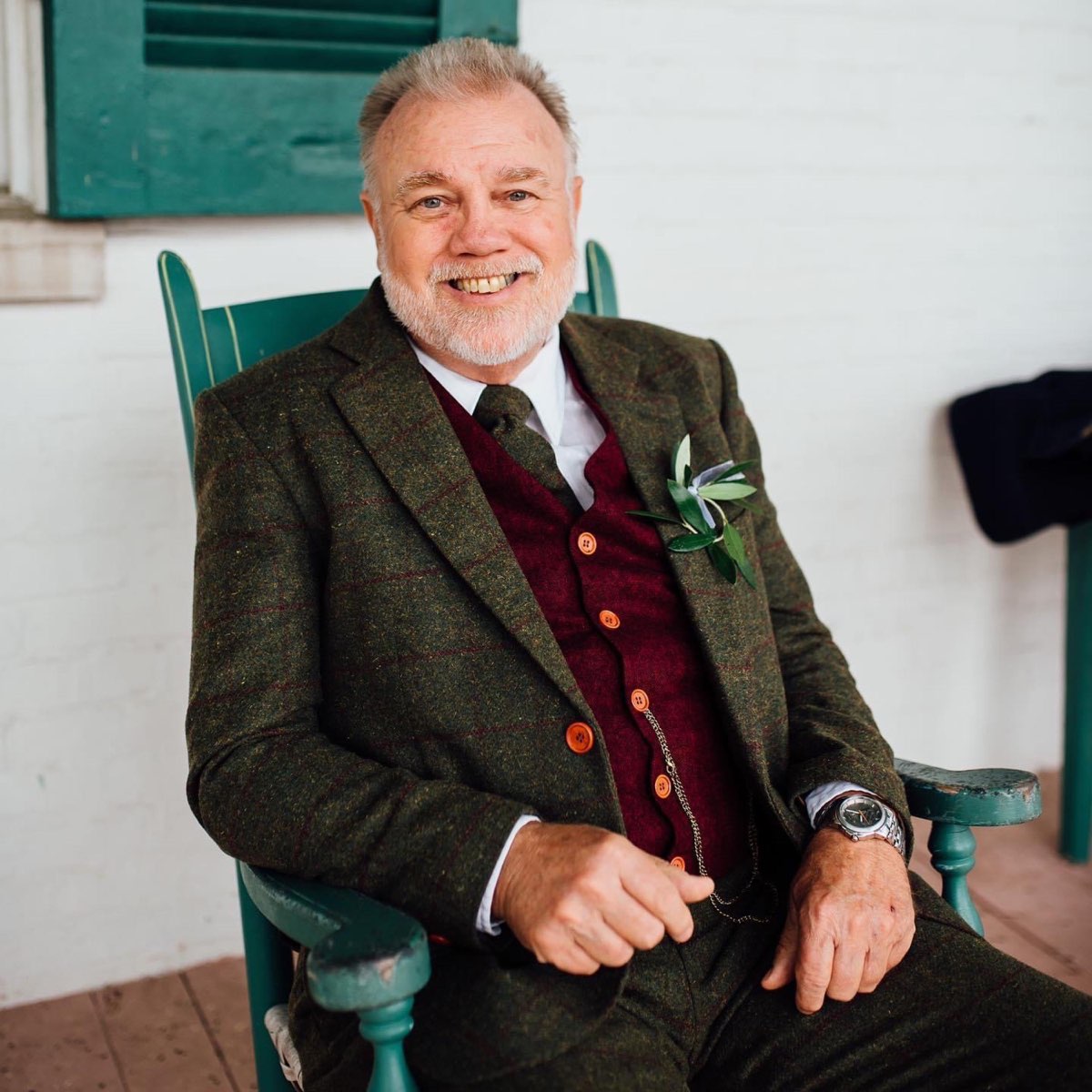 America's Most Wanted - Single” álbum de ERNEST FLATT en Apple Music