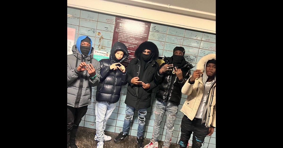 ‎Dead Opps (feat. DoubleRR & Stacks Bw) - Single - Sha Stackzzのアルバム - Apple Music