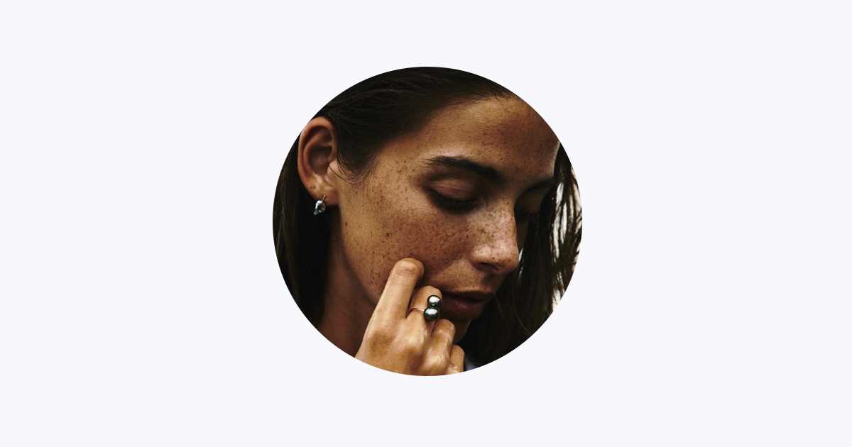 ‎Léa Paci — Apple Music