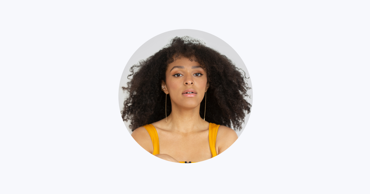 ‎Naómi on Apple Music