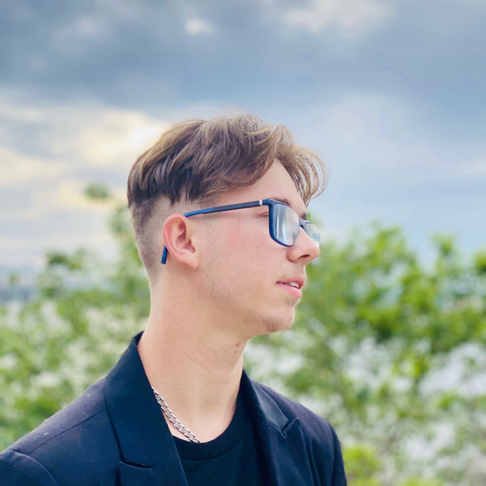 Cameron Haag's Instagram, Twitter & Facebook on IDCrawl