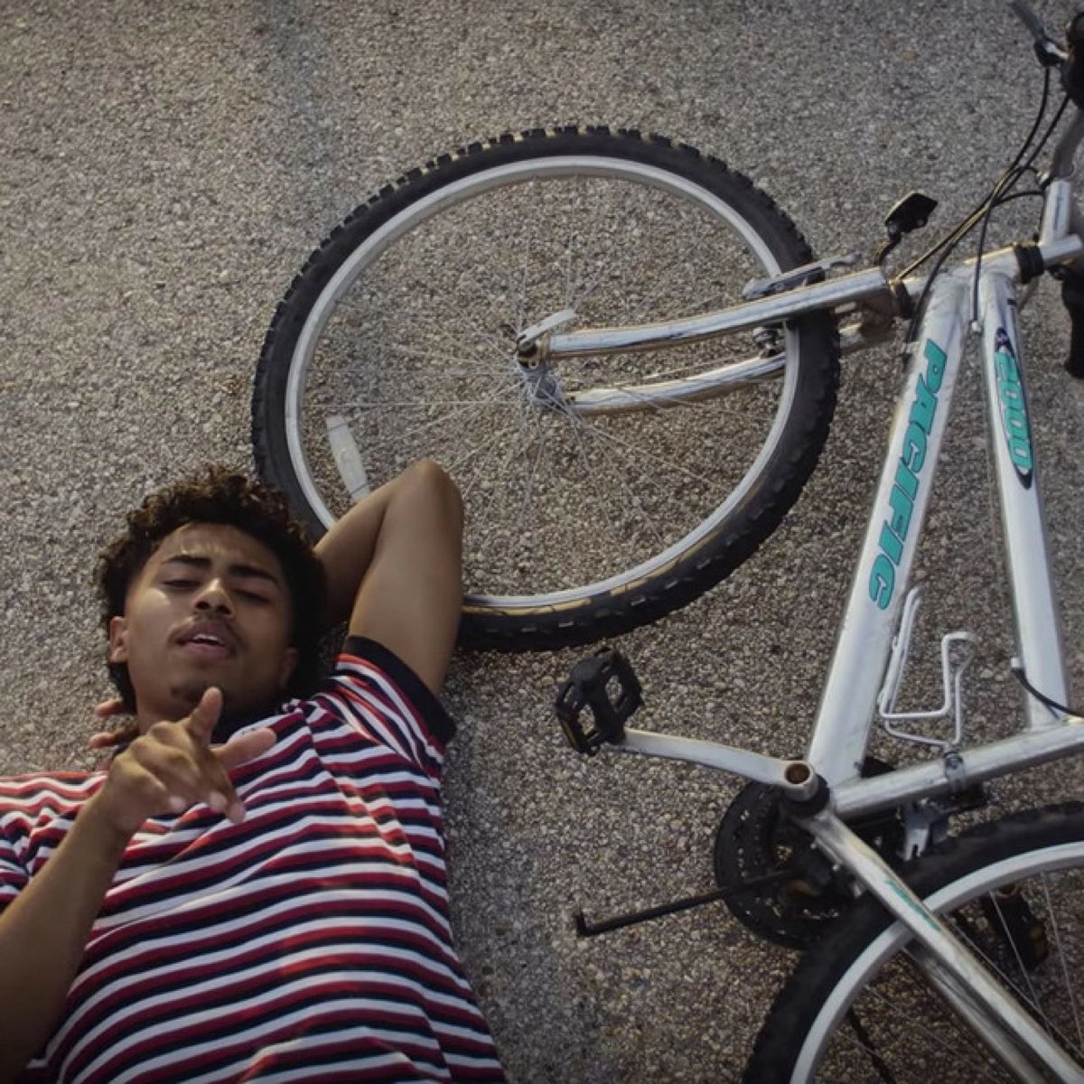 Ride - Single” álbum de Aaron May en Apple Music